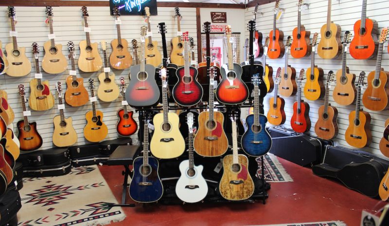 Dusty's Guitars - Dusty's Guitars